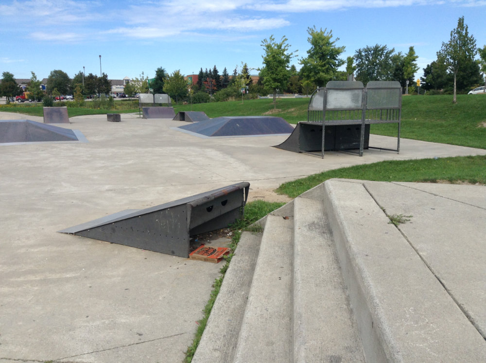McLean Community Centre Skatepark * Ajax ON | Skateparktour.ca